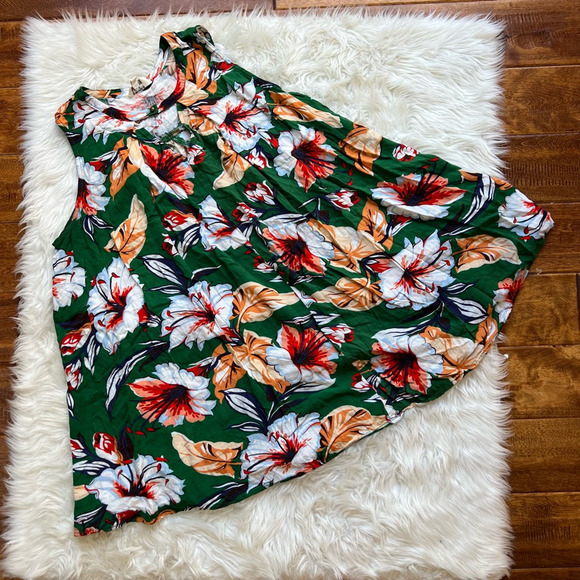 Umgee | Tops | Umgee Womens Swing Top Green Floral Sleeveless Keyhole ...